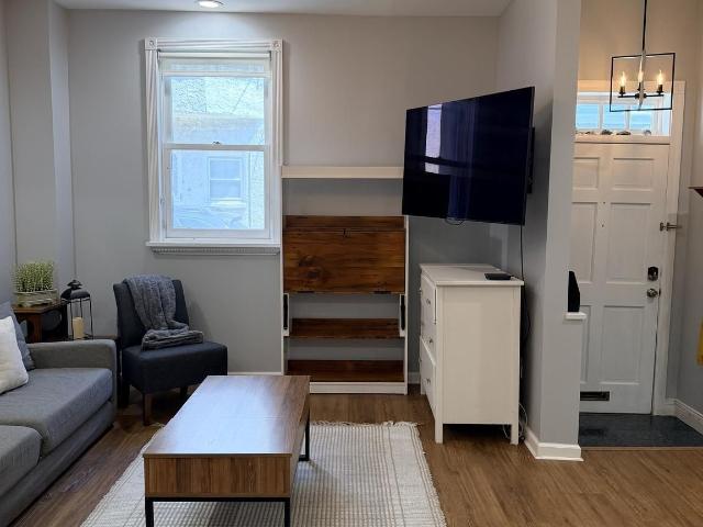 4406 Baker St, Philadelphia, PA