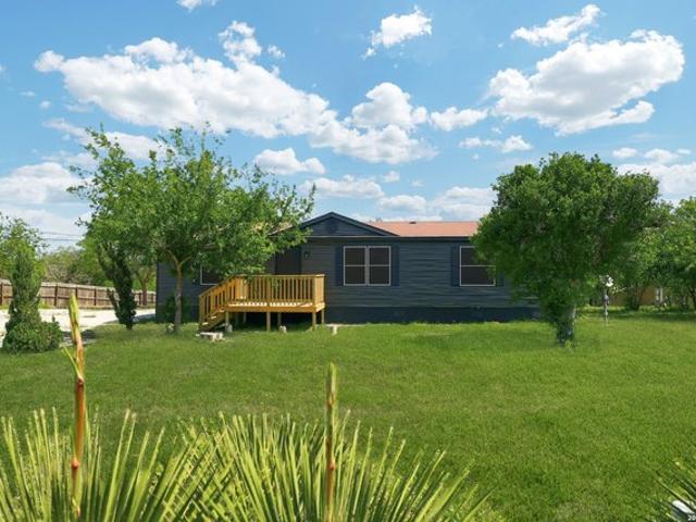 4406 Becker Fld, San Antonio, TX 78253