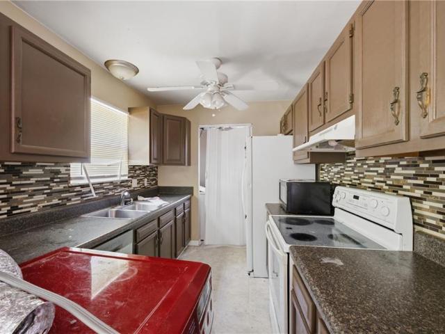 4406 Breezewood CT