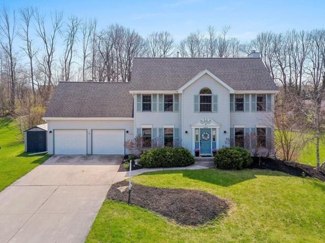 4406 Hunters Glen Dr, Sheboygan, WI 53083