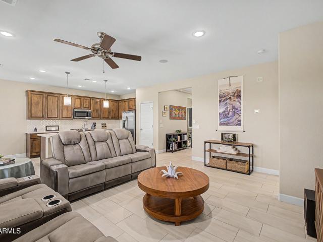4406 W HANNA Drive