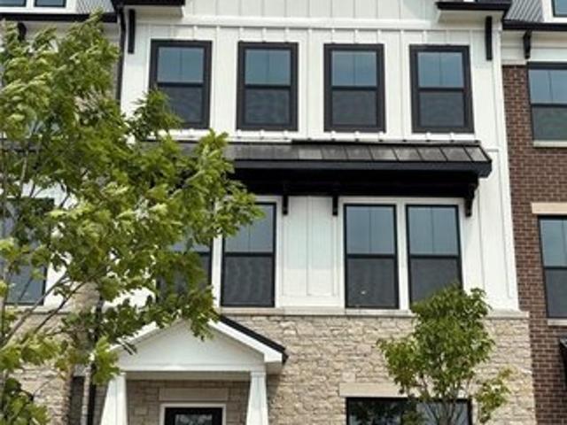 44070 Oakmont Dr, Plymouth, MI 48170