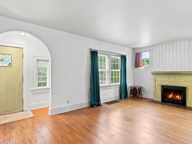 4407 Drury Lane
