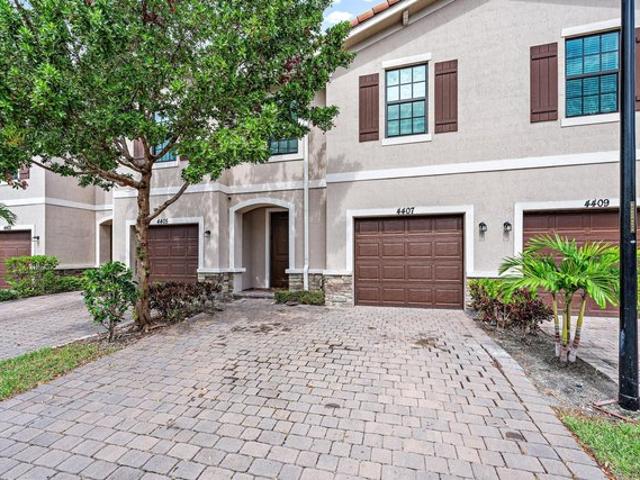 4407 Hemlock Dr, Riviera Beach, FL 33410