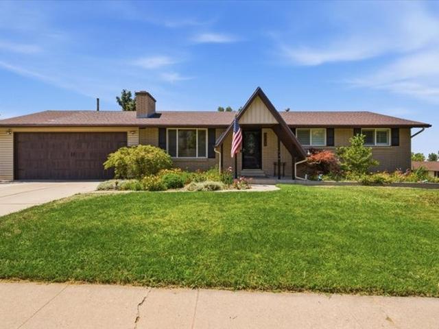 4407 S Vista Dr E, South Ogden, UT 84403