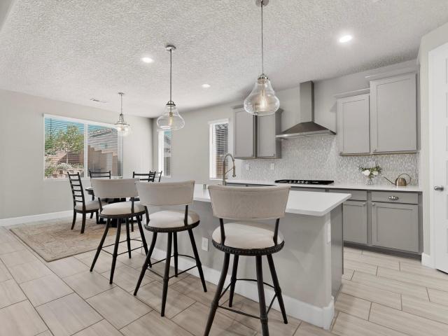 4408 Skyline Loop NE