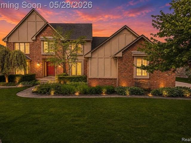 4409 Deacon Ct, Troy, MI 48098