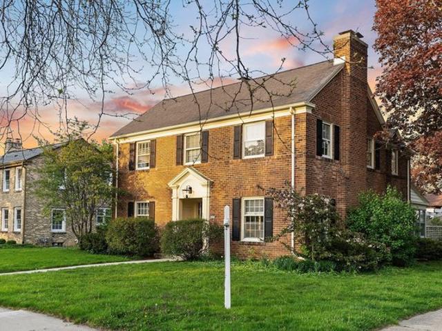 4400 N Wildwood Ave, Shorewood, WI 53211