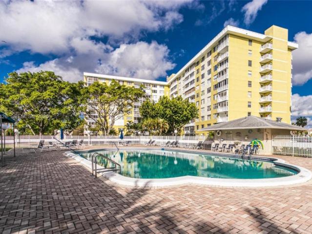 4400 Hillcrest Dr # 308A|Modern 1 Bed Condo in Ho
