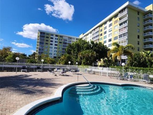 4400 Hillcrest Dr Apt 404, Hollywood, FL 33021