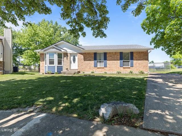 4400 Titus Ct, Louisville, KY 40218