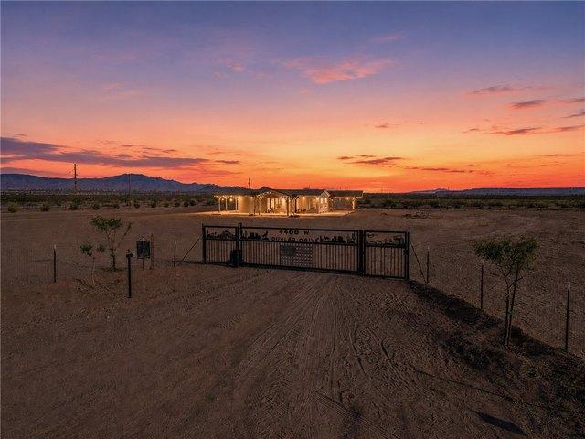 S Aztec Rd, Golden Valley, AZ 86413