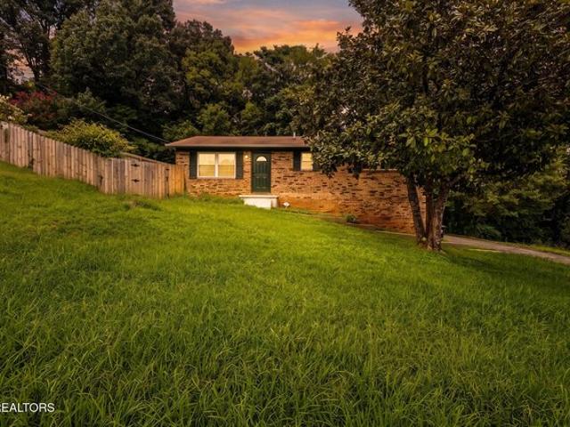 4400 Wells Rd, Knoxville, TN 37920