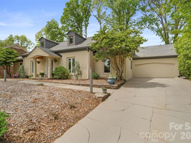4400 Woods End Lane
