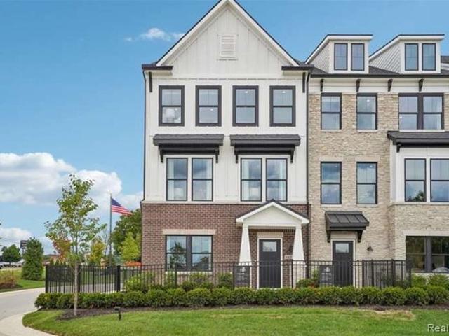 44010 Oakmont Dr, Plymouth, MI 48170