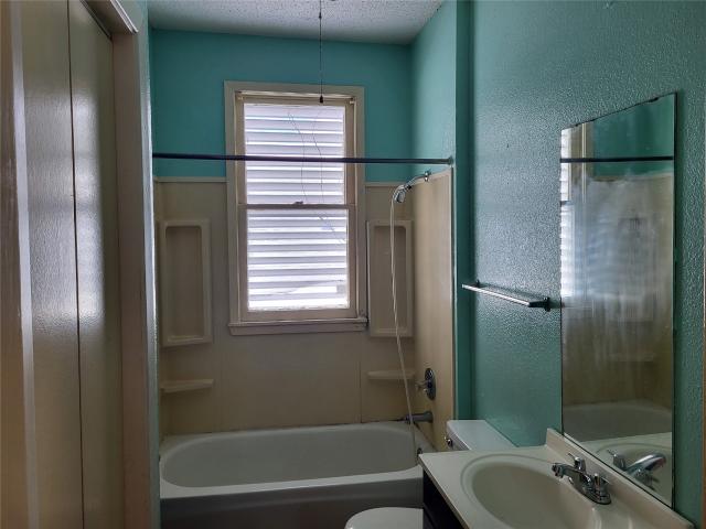 4401 Avenue Q 1/2