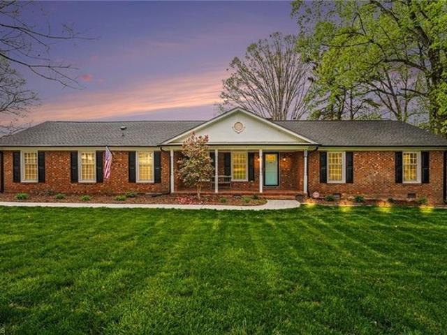4401 Brookhaven Dr, Greensboro, NC 27406