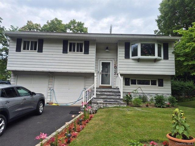 4401 Express Dr N, Ronkonkoma, NY 11779