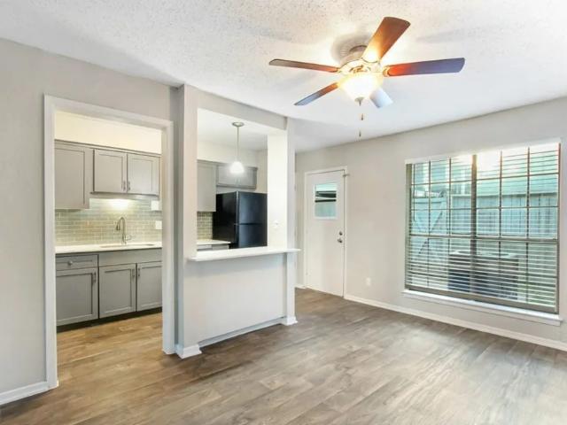 4401 Glenview Court 4304