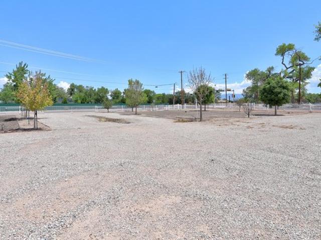 4401 Isleta Blvd SW, Albuquerque, NM 87105
