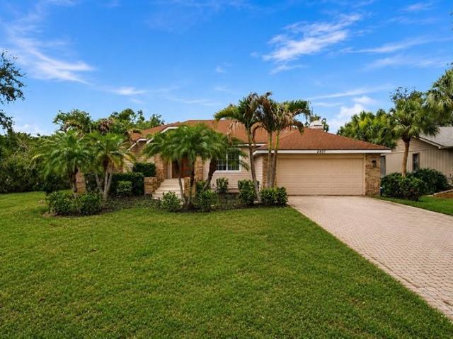 4401 Little John Trl, Sarasota, FL 34232