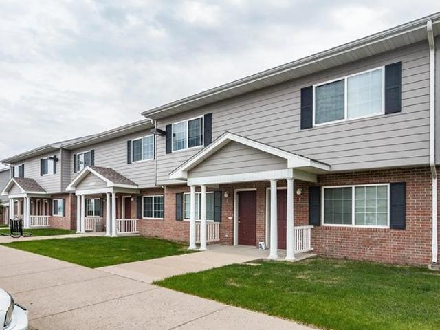 4401 W Briggs Dr, Sioux Falls, SD 57107