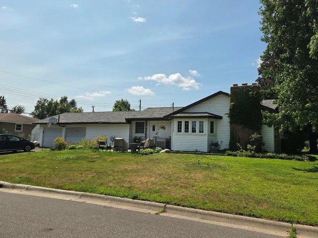 4401 Woodbine Ln N, Brooklyn Center, MN 55429