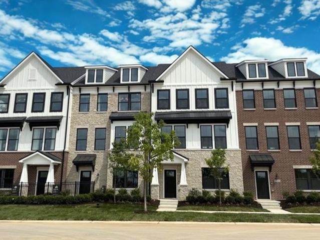 44020 Oakmont Dr, Plymouth, MI 48170