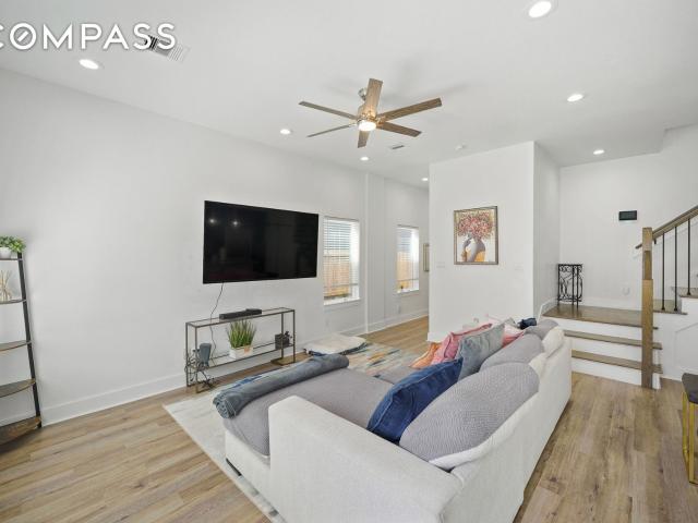 4402 McKinley St B, Houston, TX