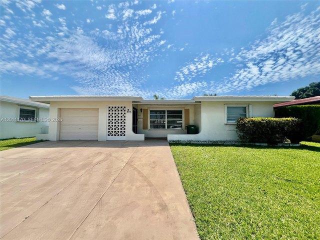 4402 NW 43rd Ter, Tamarac, FL 33319