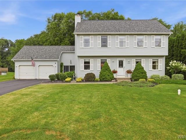 4402 Creek Rd, Lewiston, NY 14092