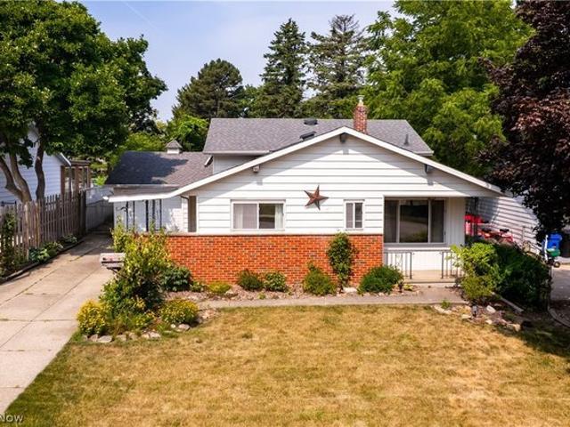 4402 Valleyside Rd, Cleveland, OH 44135