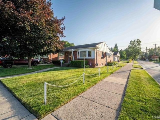 4402 Vassar St, Dearborn Heights, MI 48125