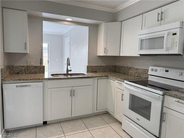 4402 4 Santa Barbara Blvd, Cape Coral, FL 33914