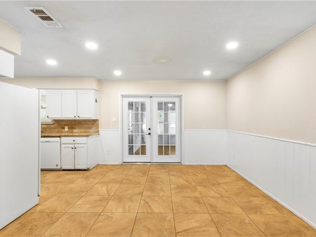 4403 Robinhood Circle