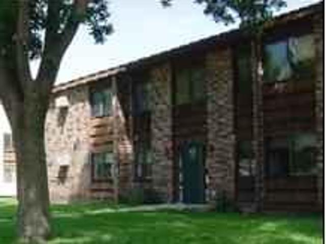 $440 / 1br 650ft² Cedar Manor Apartments Springfield, MN