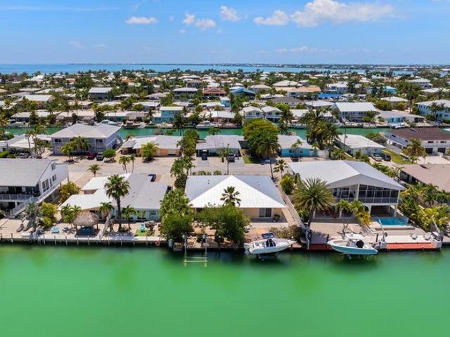 440 9th St, Key Colony, FL 33051