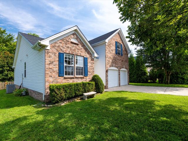 440 Creekside Ln