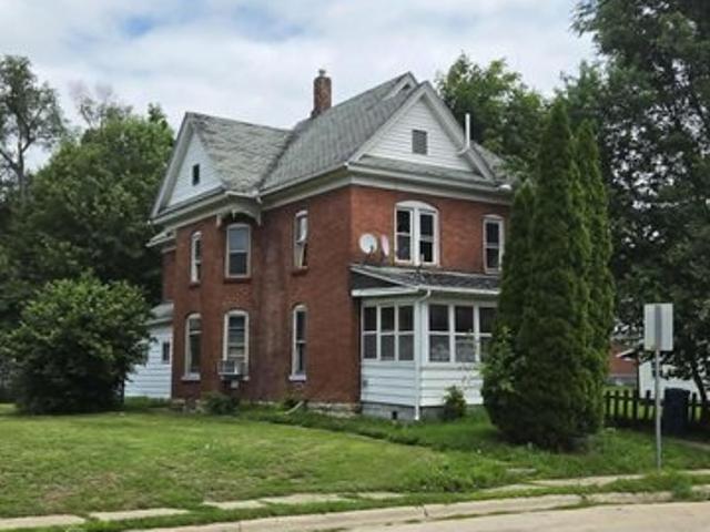440 Bowen St, Savanna, IL 61074
