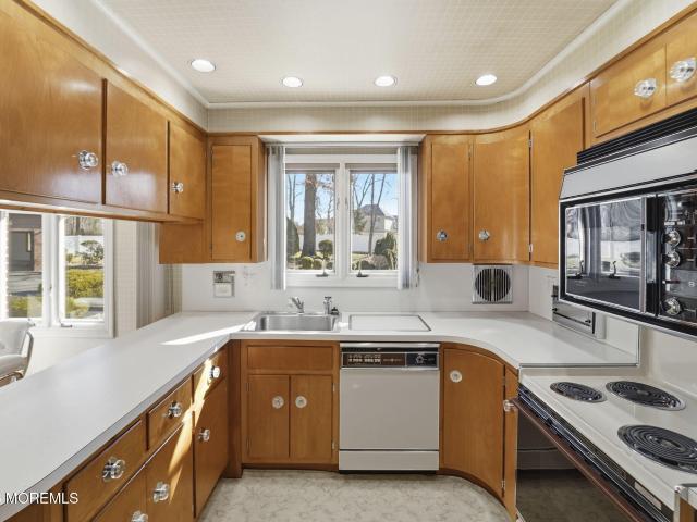 440 Broadway Rd, Freehold, NJ 07728 | MLS #22606 | Compass