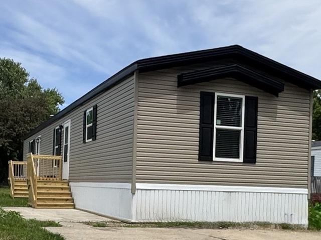 440 Brookside Mnr, Goshen, IN 46526
