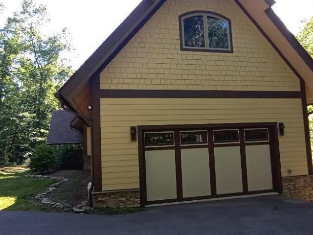 440 Falls Lane