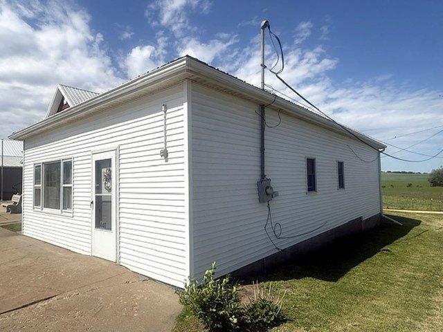 440 Ferry Rd, Miles, IA 52064