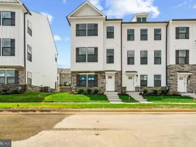 440 HERRINGBONE WAY, FREDERICK, MD 21701 Condo/Townhome For Sa.