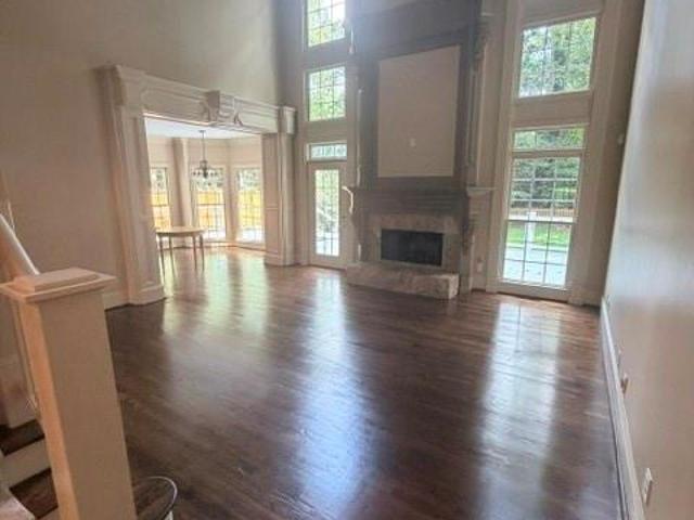 440 Hillside Drive NW