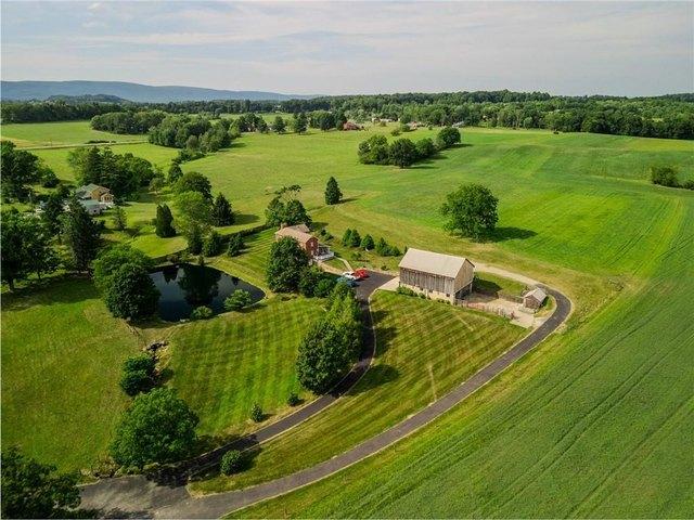440 Owl Hollow Rd, Ligonier, PA 15658