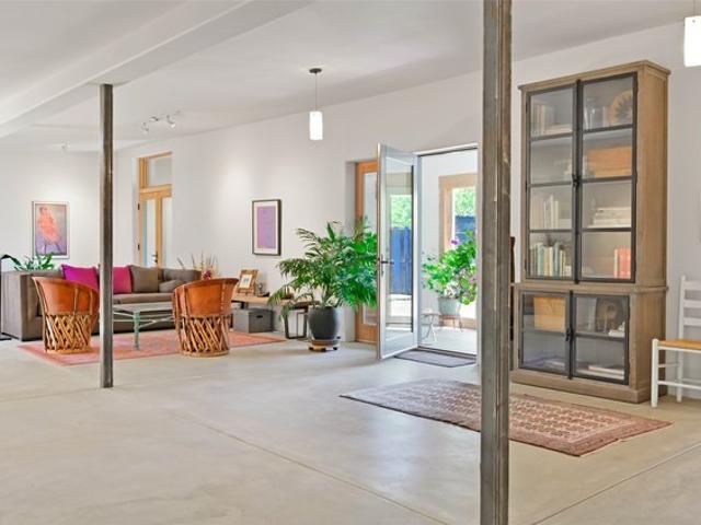 440 Los Pinos Rd, Santa Fe, NM 87507