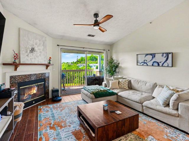 440 Lakeview Drive # 12