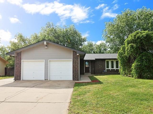 440 Linden Ln, Haysville, KS 67060