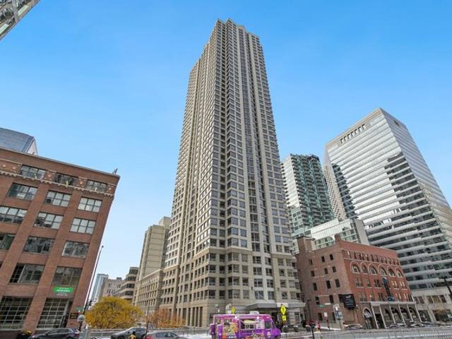 440 N Wabash Ave Apt 409, Chicago, IL 60611